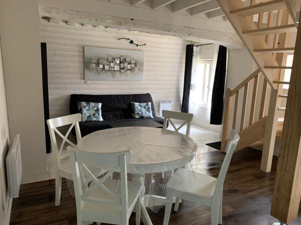 Maison Chaleureuse En Plein Coeur De Livarot - Calvados