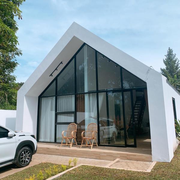Casa De Gaudi Lembang - Ciater