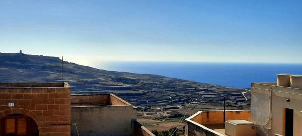 Town House With Roof Bbq Area & Views - Malta