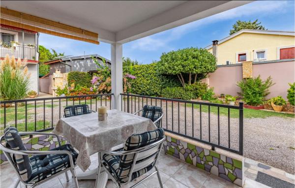 Stunning Apartment In Premantura - Premantura