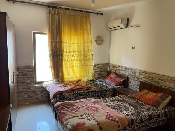 Studio Next To Queen Rania St University Of Jordan St , Well Served Area - Jordan