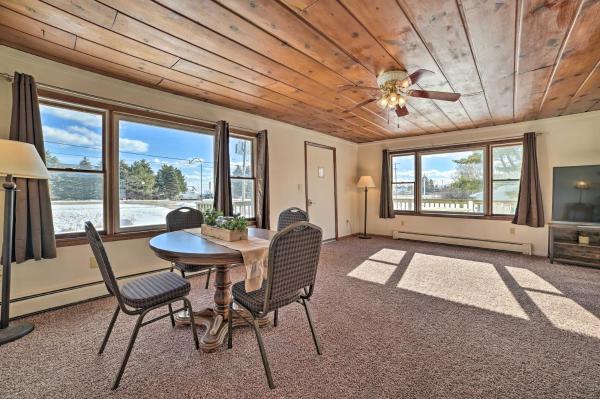 Cozy Tawas City Home With Views Of Lake Huron! - Tawas City, MI