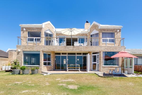 Colours Of The Sea - Main House - Struisbaai