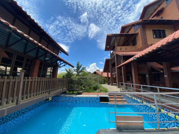 The Garden Stay In Red House At Bukit Tinggi - Bentong