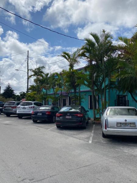 Hoosville Hostel (Formerly The Everglades Hostel) - 