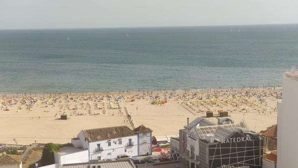 Apartamento Com Grandes Terraços Em Frente A Praia - Faro District
