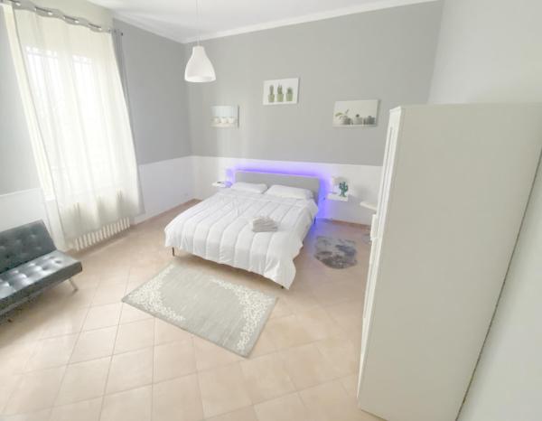 Intero Appartamento Spazioso E Luminoso Con Suite - Novara