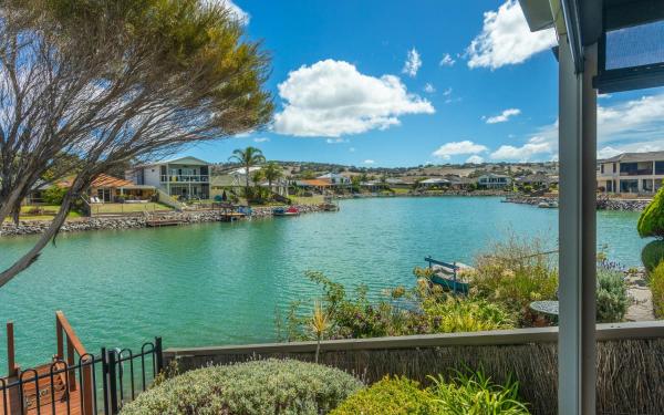 Islander Escape - Victor Harbor