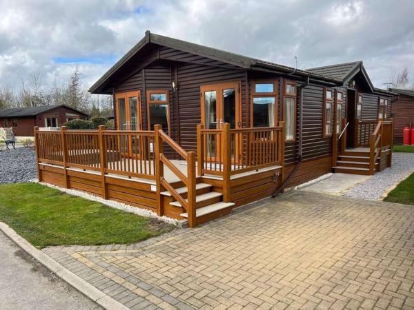 Mandarin Lodge With Hot Tub - Malton