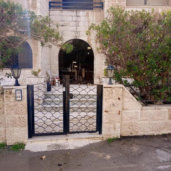Abdoun Ground Floor Apartment - Amman