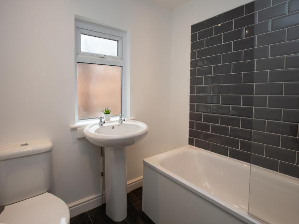 Townhouse @ 97 Ruskin Road Crewe - Crewe