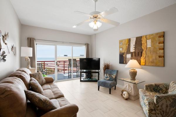 Top Floor Balcony Beach View - Crimson 304 - Madeira Beach, FL