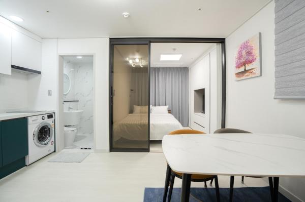 Jeju Seomun Residence Hotel - Jeju-si