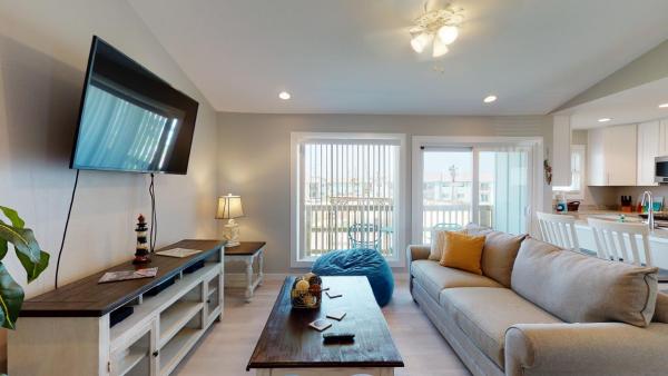 Ah-b205 Remodeled 2nd Floor Condo, Shared Pool & Hot Tub, Near Marina - 阿蘭瑟斯港