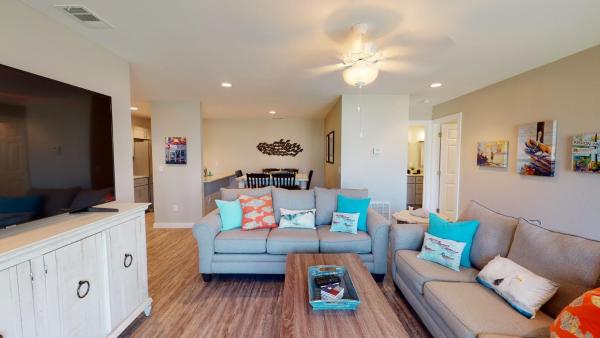 Ah-e117 Remodeled First Floor Condo, Across From The Shared Pool & Hot Tub, Near Marina & Ferry - Aransas Pass, TX