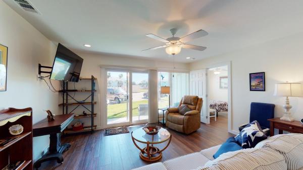Ah-f120 Newly Remodeled Bottom Floor Condo, Shared Poolhot Tub, Near Marina & Ferry - Port Aransas, TX