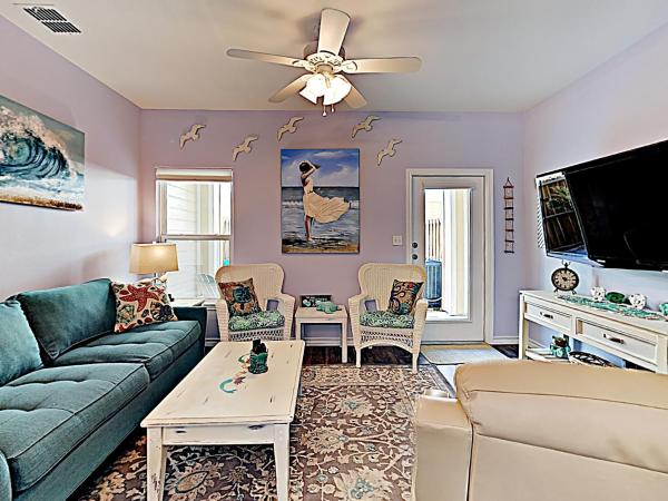 Bc207 Beautifully Decorated Townhome, Heated Pool, 1 Minute To Beach - Port Aransas, TX