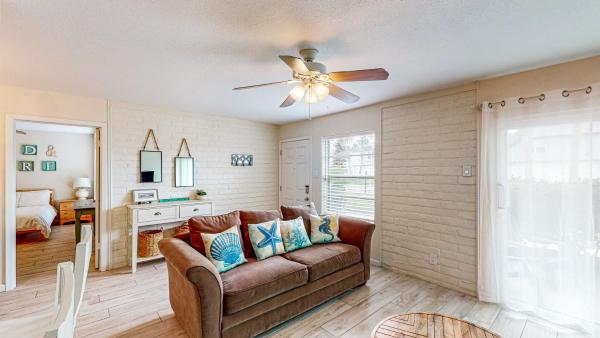 Ec106 Newly Renovated, 2 Bedroom First Floor Condo, Shared Pool & Grill, Boardwalk - Port Aransas, TX
