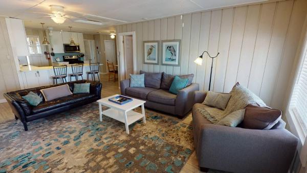 Gu501 Unique Beach Home With Large Fenced In Yard, Screened In Porch, Close To Restaurants & Shops - Port Aransas Beach, TX