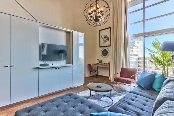 1 Bedroom Loft Apartment, Border Of De Waterkant And Green Point. - Cape Town