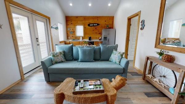 Pfc114b Cottage Located In Town, Shared Pool, Ample Parking, Close To Restaurants - Texas