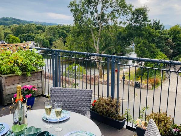 Riverside View Apartment In Balloch, Loch Lomond - Balloch