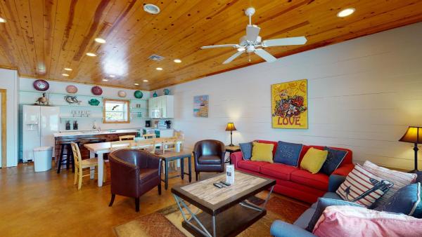 Tc704 Townhome Located In Town, Close To Beach, Shared Pool, Coastal Charm - Port Aransas, TX