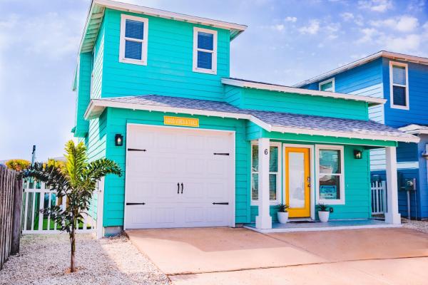 Vw6 4 Bedroom In Gated Village Walk Home, 2 Shared Heated Pools, Parking For 3 - Port Aransas, TX