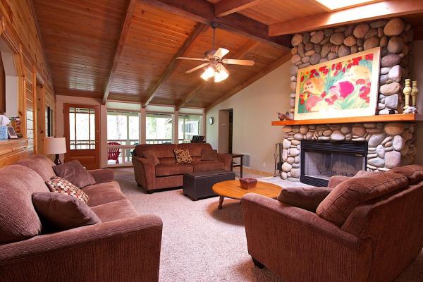 Campos Lake House - Bass Lake, CA