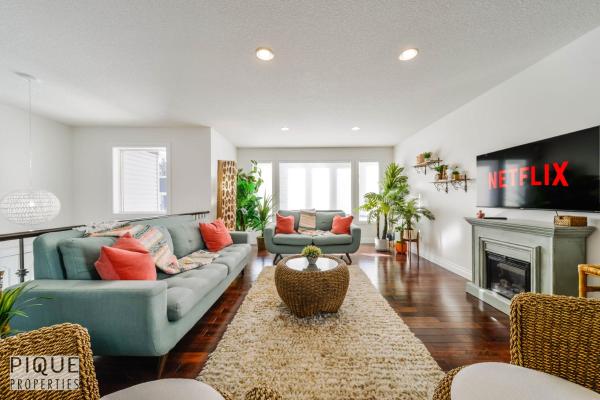Tropical Oasis - King Beds - Free Netflix & Parking - Fast Wi-fi - Saint Albert