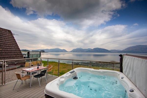 Loch Linnhe Waterfront Lodges With Hot Tubs - Ballachulish