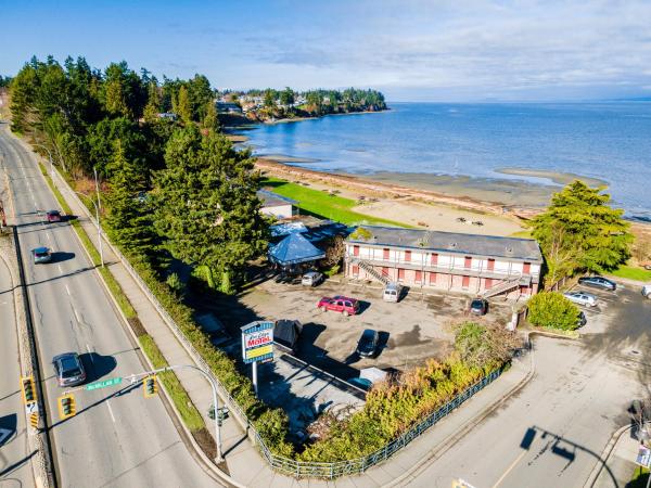 Oceanfront Sunset Studio A - Vancouver Island