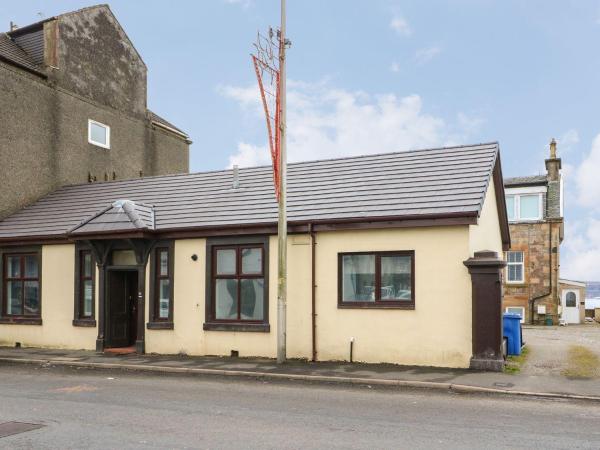 Annielea Is A Cosy 3 Bed Cottage In Helensburgh - Gourock