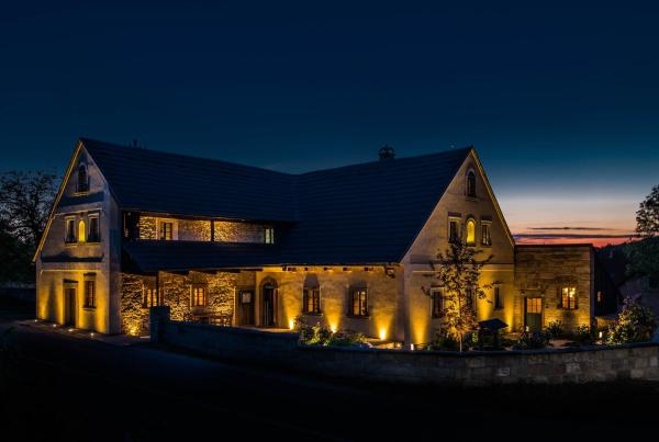 Resort Kovárna - Frýdštejn - Stylové Ubytování, Luxusní Wellness, Zážitková Restaurace - Czechia