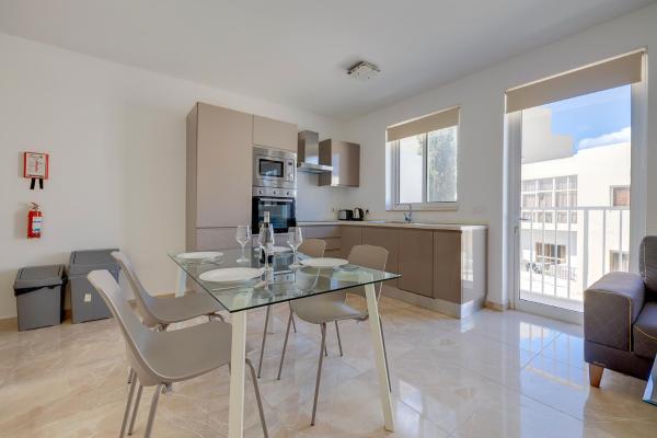 Modern 2br Apartment In Central St Julian's - Malta