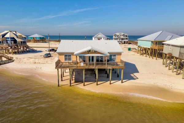 Sun Spot - True Gulf Front Private Home With Lovely Gulf Side Deck, Home - Dauphin Island, AL
