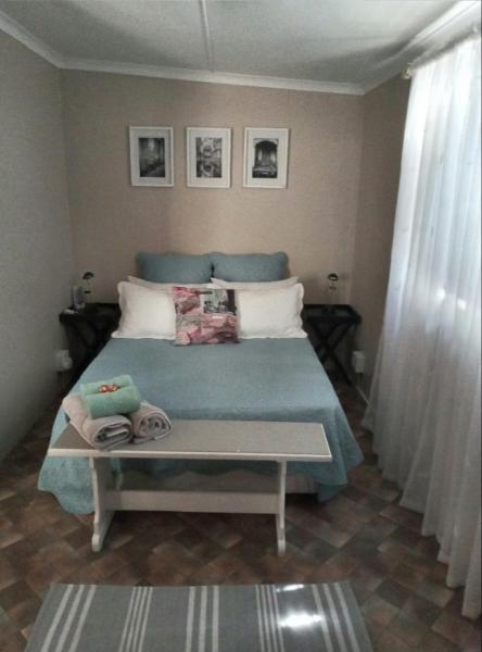 @Echeveria - Montagu