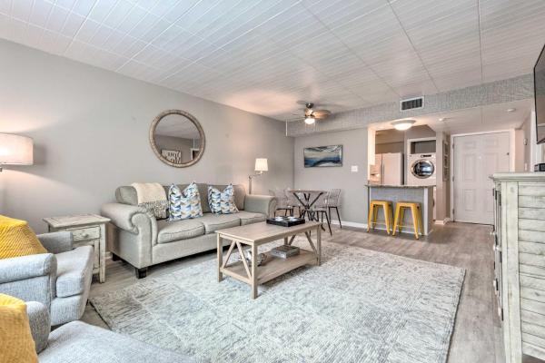 Sunny Destin Condo With Pool And Beach Access! - Destin, FL