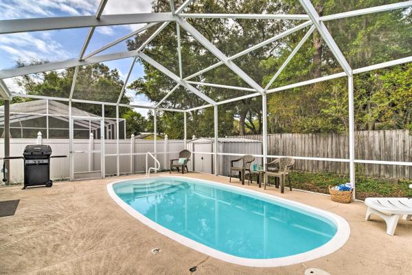 Coastal Getaway W/ Pool: 6 Mi To St Pete Beach! - St. Petersburg, FL