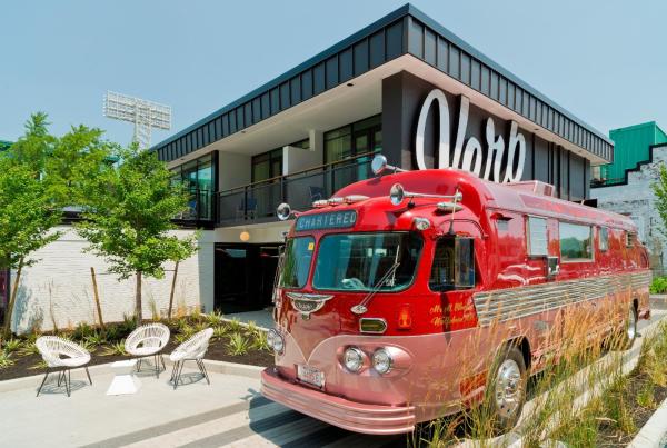 The Verb Hotel - Lynn