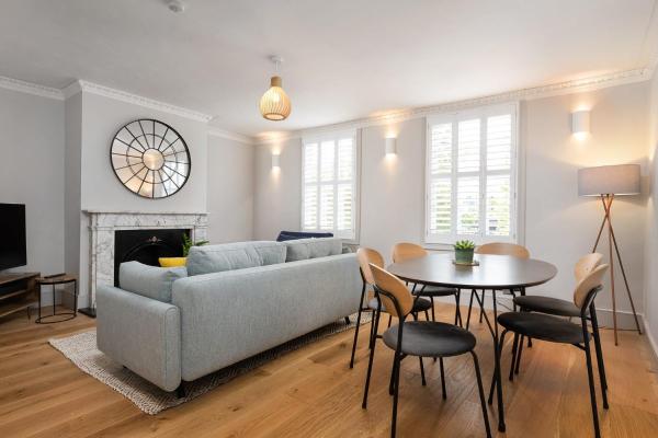 Period Henley 2 Bed Apt With Parking For 1 Car - Henley-on-Thames
