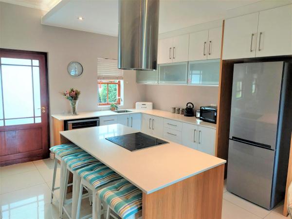 Whalerock Sea-esta! Walk To The Beach Plus Partial Load-shedding Backup - Plettenberg Bay