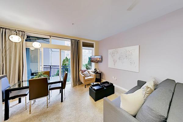 Belltown Condo Unit 733 - Seattle Chinatown International District