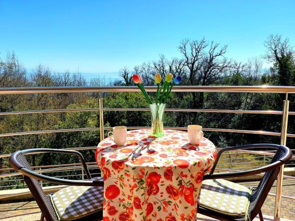 Starry Night - Smart Tv, Extra Big Bed, Big Bathtub, Private Parking, Sea View, Wifi, 2bedrooms - Opatija