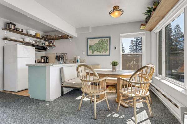Great Location Corner Condo - Tamarack #10 Pets Ok - Bear Valley, CA