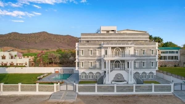 Boheda Manor - Luxury Retreat - Udaipur