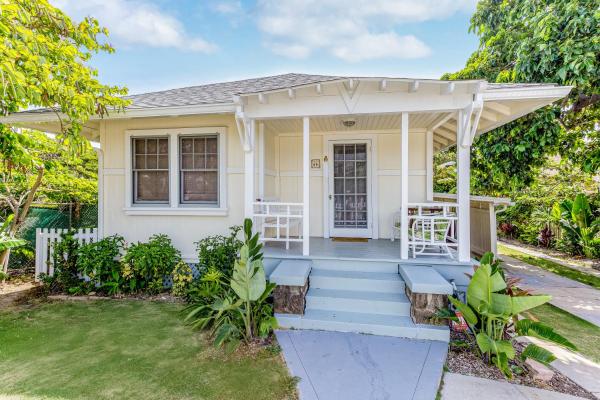 Garden Cottage Unit A - Honolulu, HI
