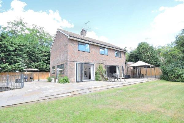 Tree House - Hertfordshire