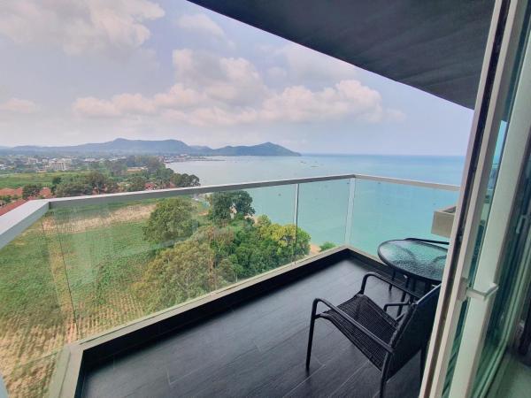 Delmare Beachfront Bangsaray Premium Condominium - Rayong
