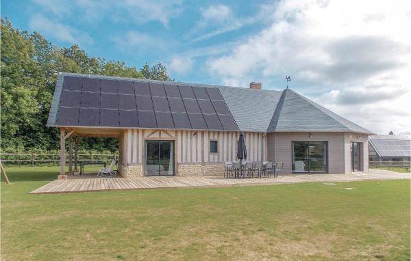 Stunning Home In Hattenville With Wifi - Seine-Maritime
